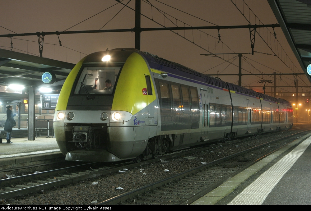 SNCF B 81744